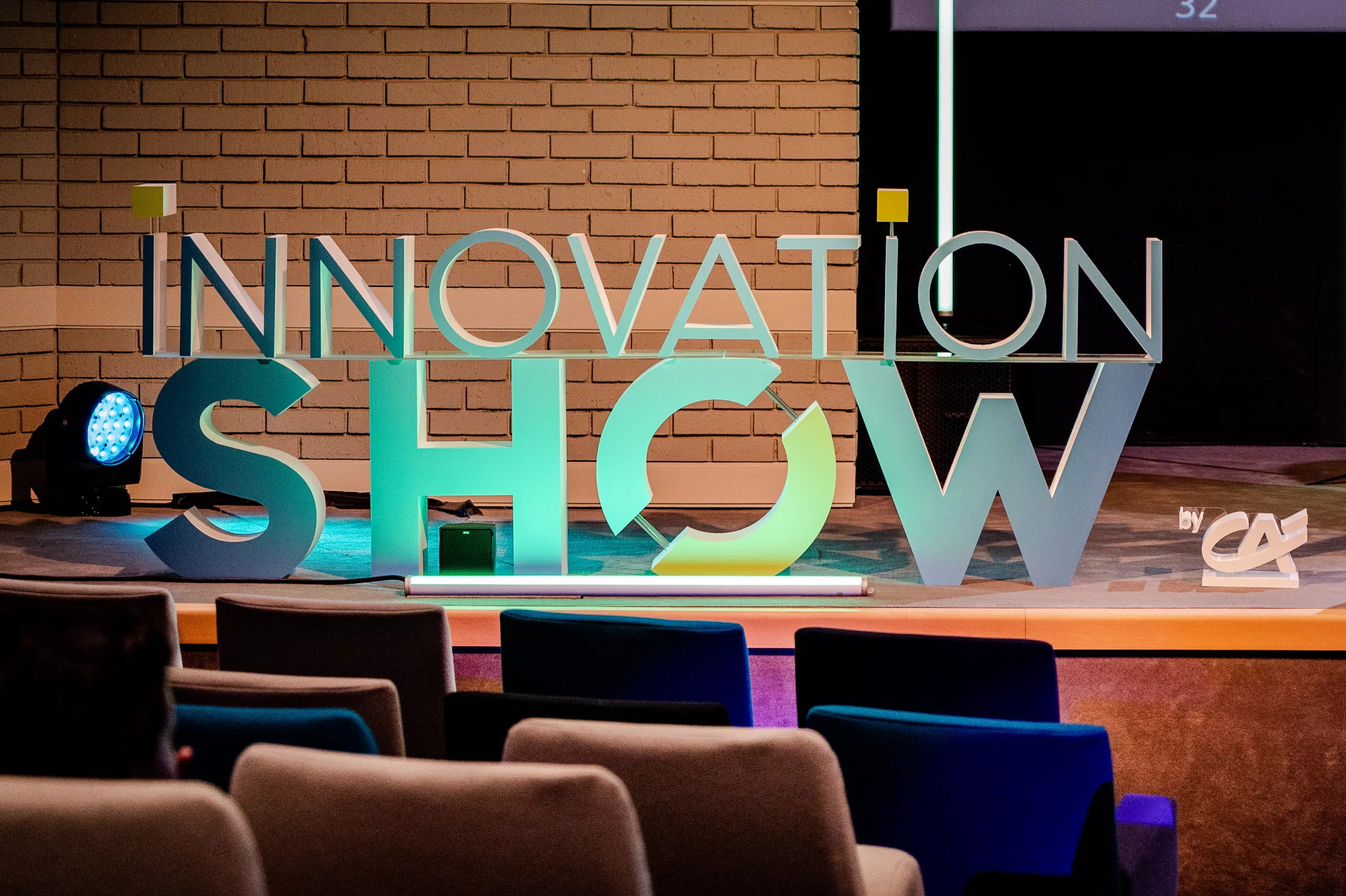 Innovation Show : Retour vers le futur pour CA - Canalchat Grandialogue